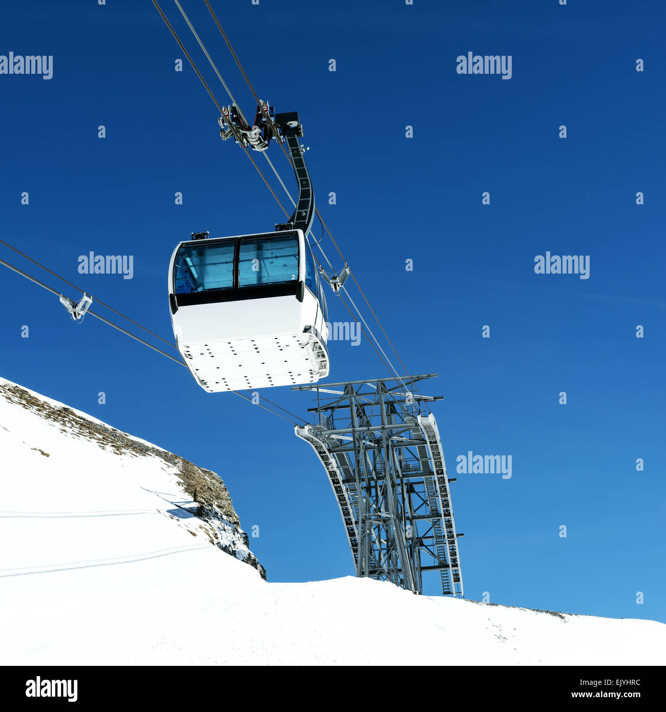 Cable car france alps hi-res stock photography and images - Alamy