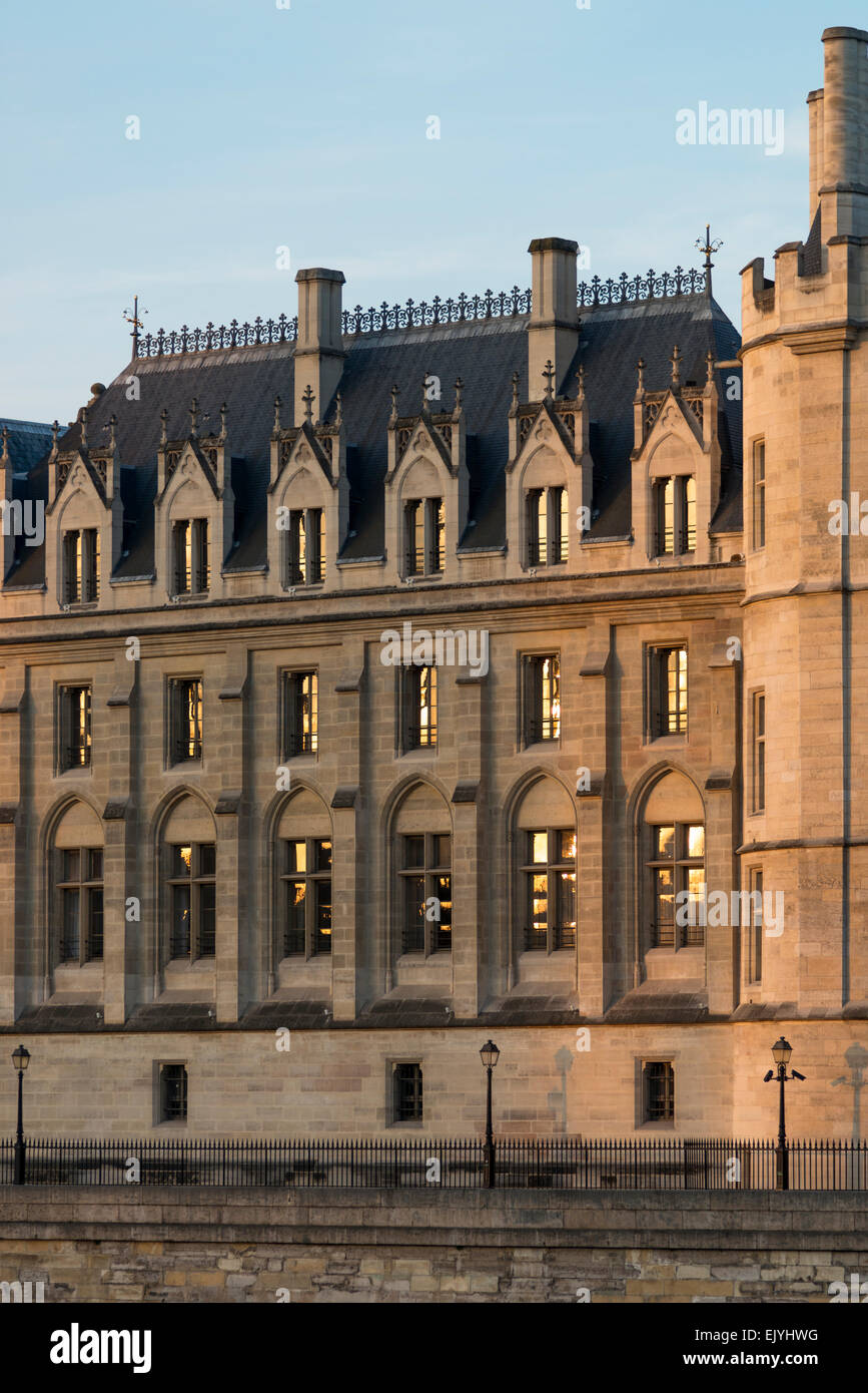 Conciergerie paris hi-res stock photography and images - Alamy