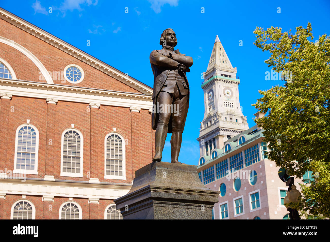 Samuel adams statue hi-res stock photography and images - Alamy