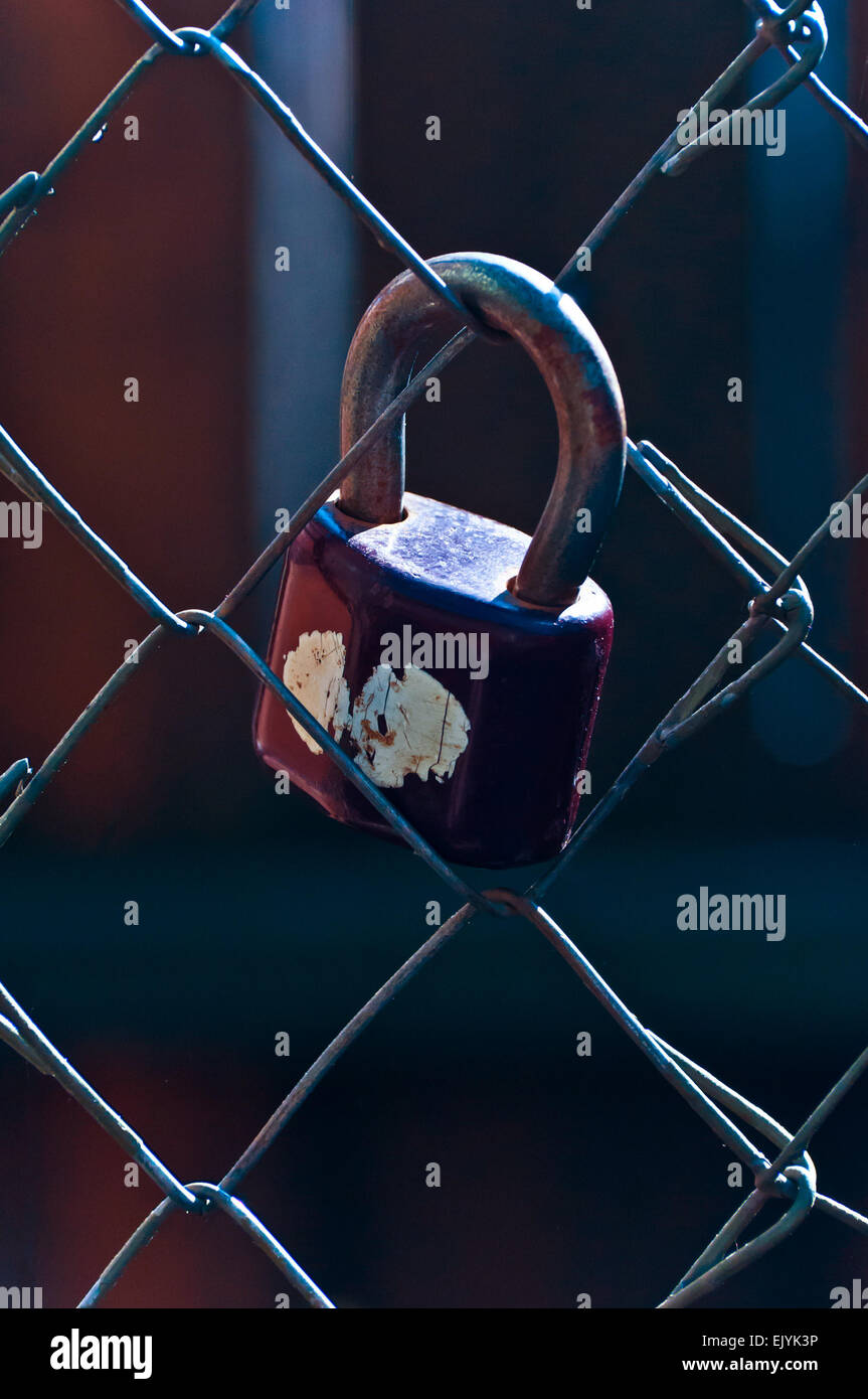 lock on a metal fence Stock Photo - Alamy
