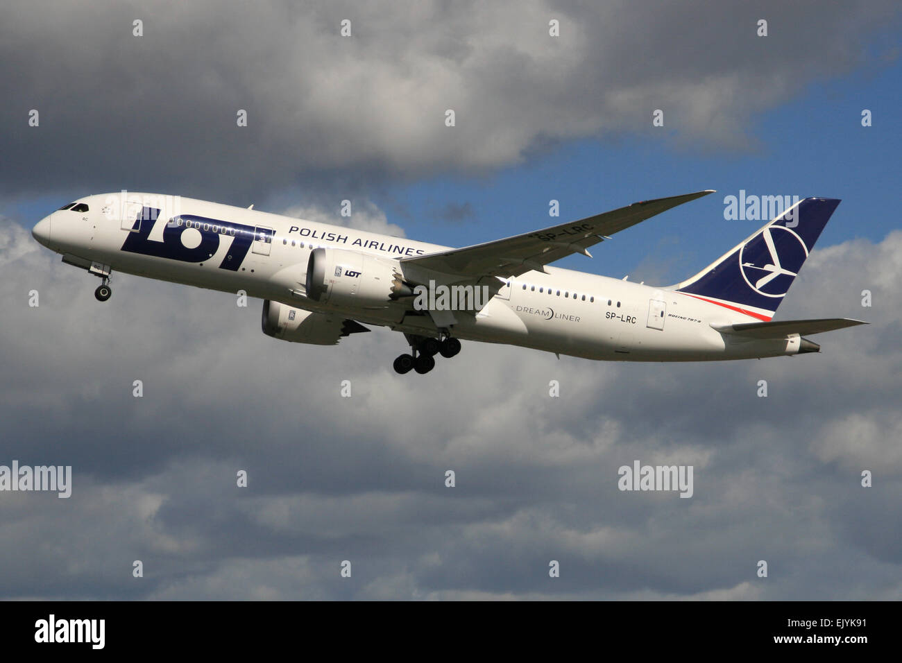 Boeing 787 polish airlines hi-res stock photography and images - Alamy