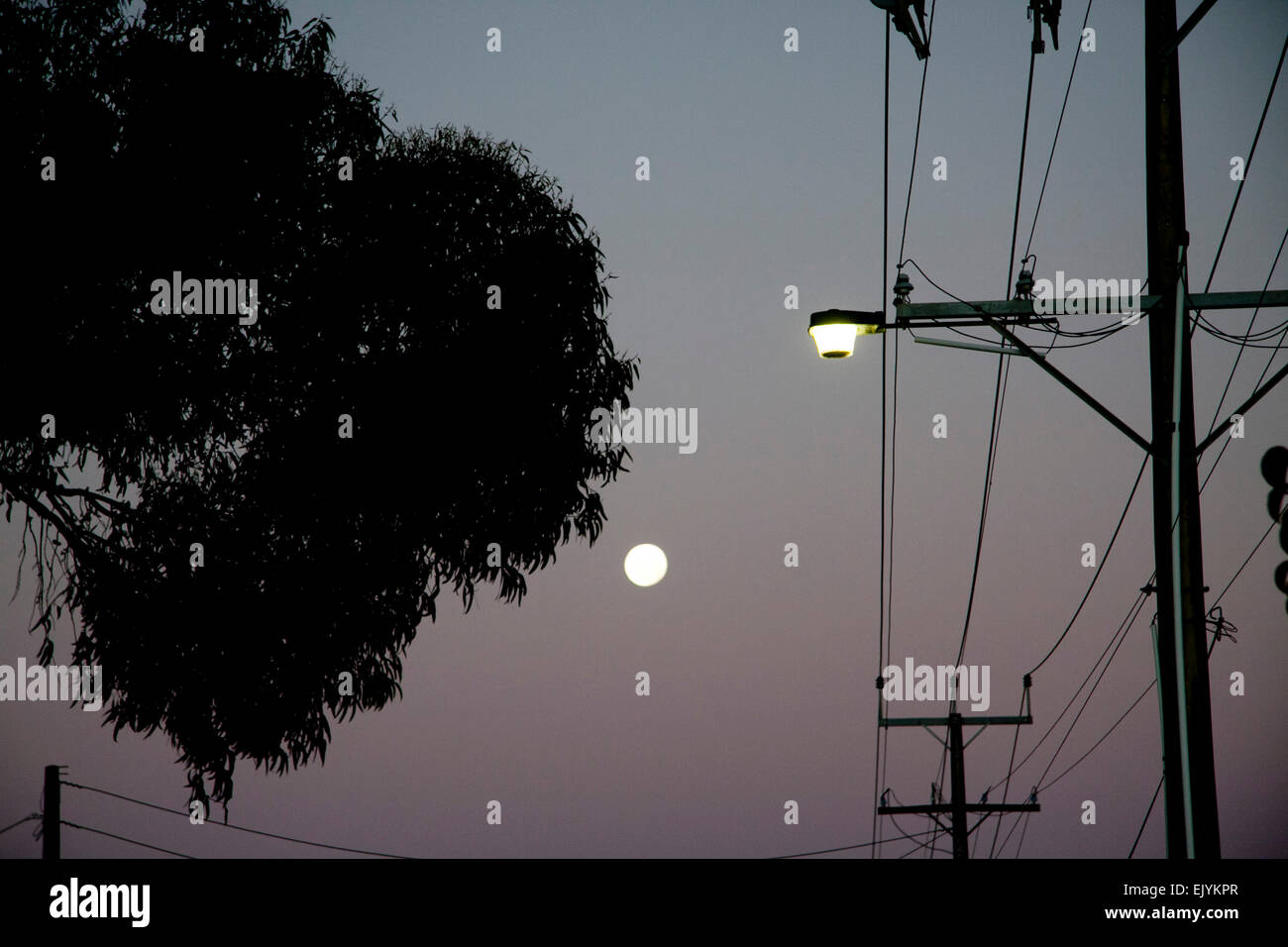 Adelaide Australia. 3rd April 2015. Paschal moon rises over Adelaide ...