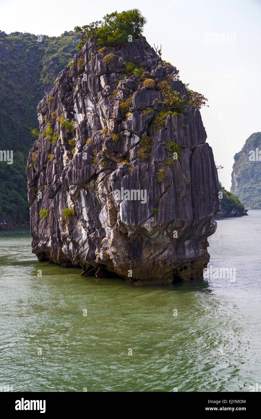 Cliff outcrop limestone hi-res stock photography and images - Alamy