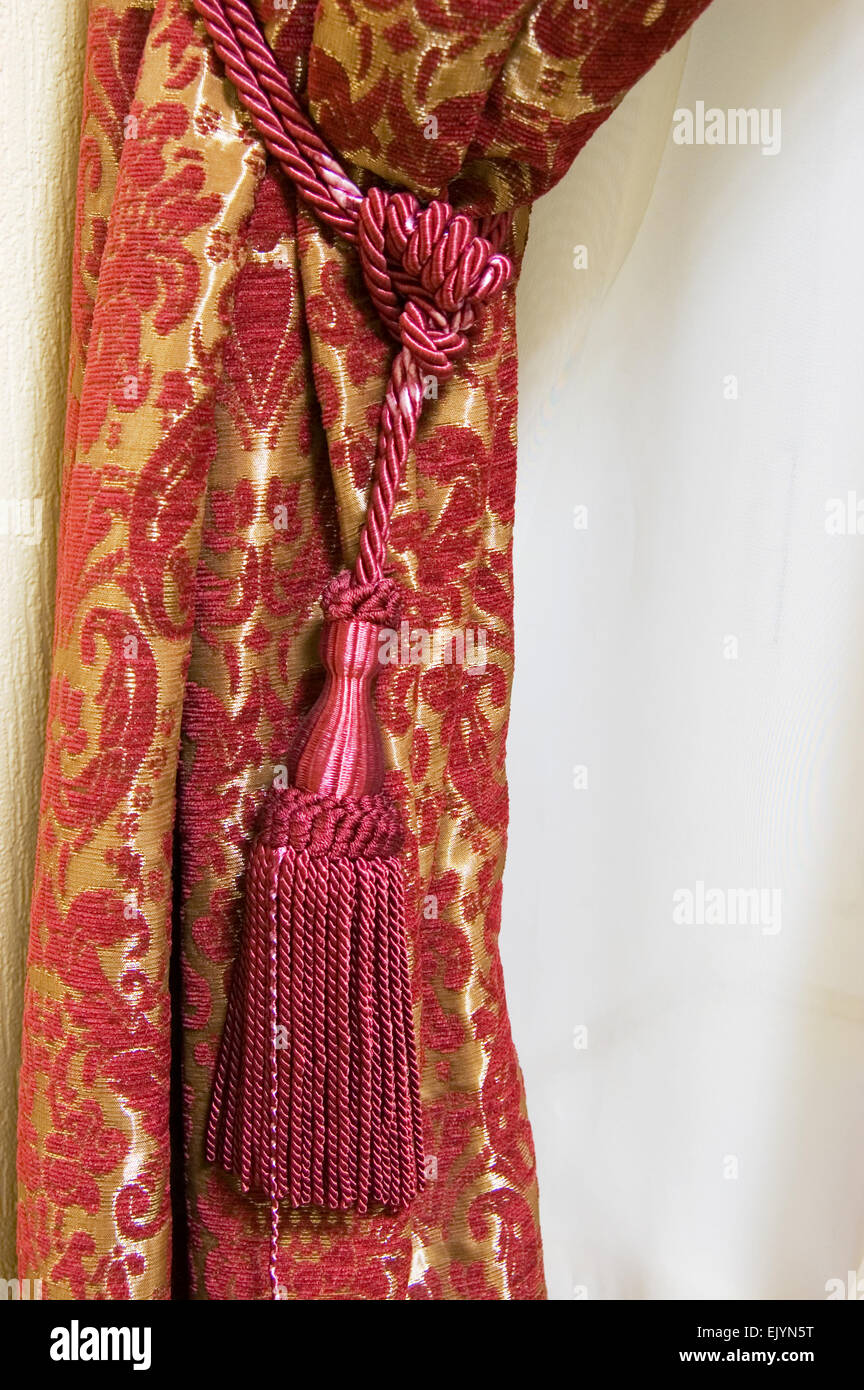 Luxury gold red curtains hi-res stock photography and images - Alamy