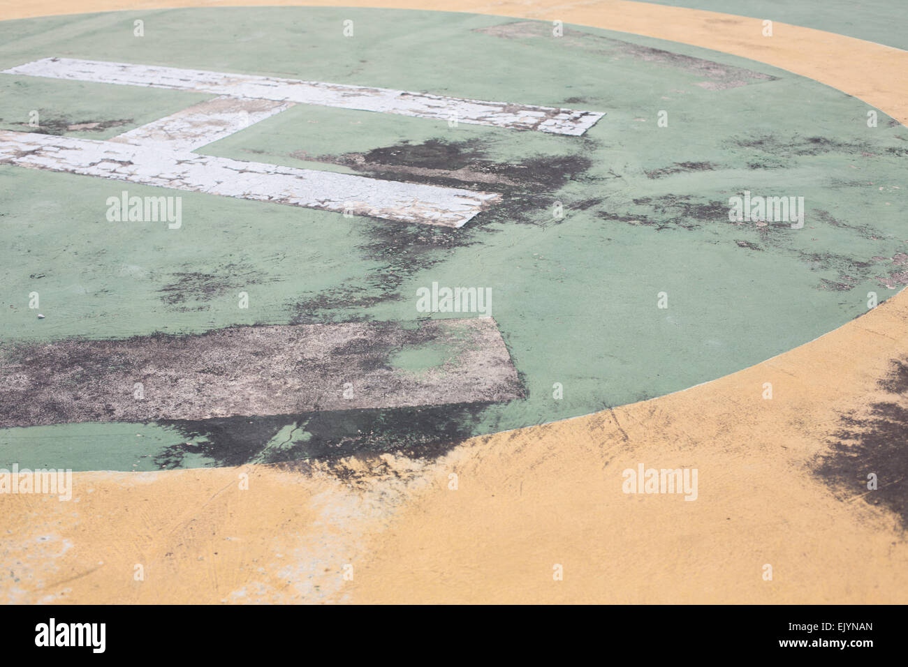 Helipad sign hi-res stock photography and images - Alamy