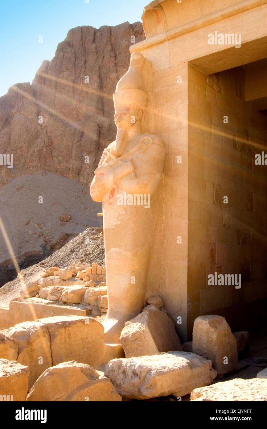 Tomb entrance egypt hi-res stock photography and images - Alamy