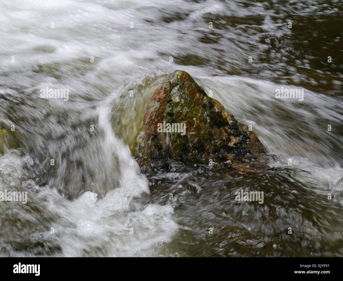 White stones river hi-res stock photography and images - Alamy