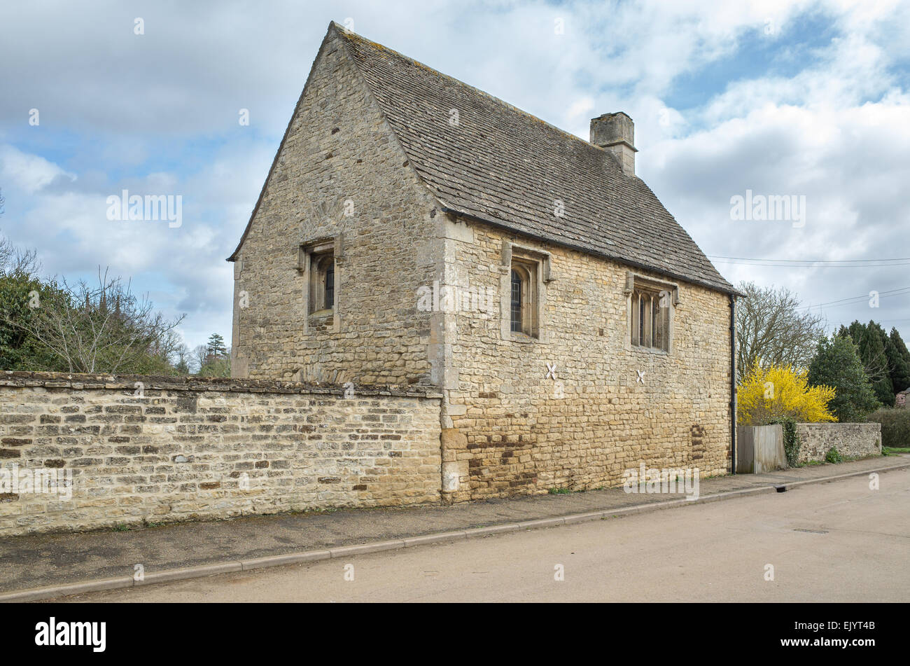 A late fifteenth chantry home at Easton (England) for a priest ...
