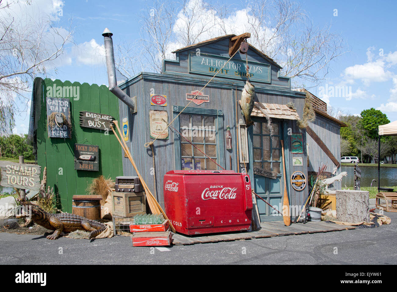Traditional old store hi-res stock photography and images - Alamy