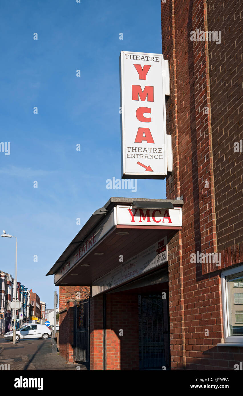 Exterior of ymca hi-res stock photography and images - Alamy