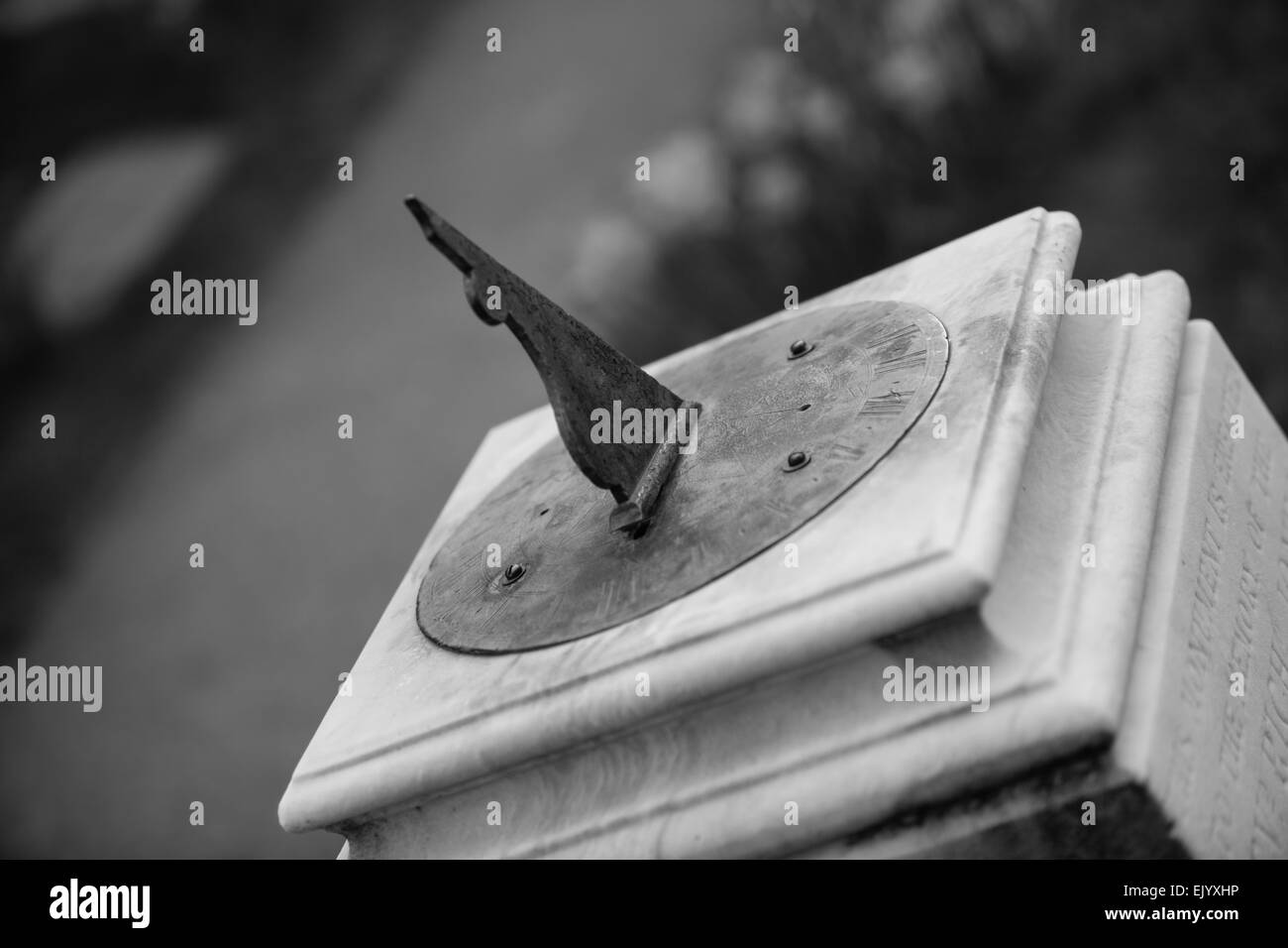 Ornamental sun dial hi-res stock photography and images - Alamy