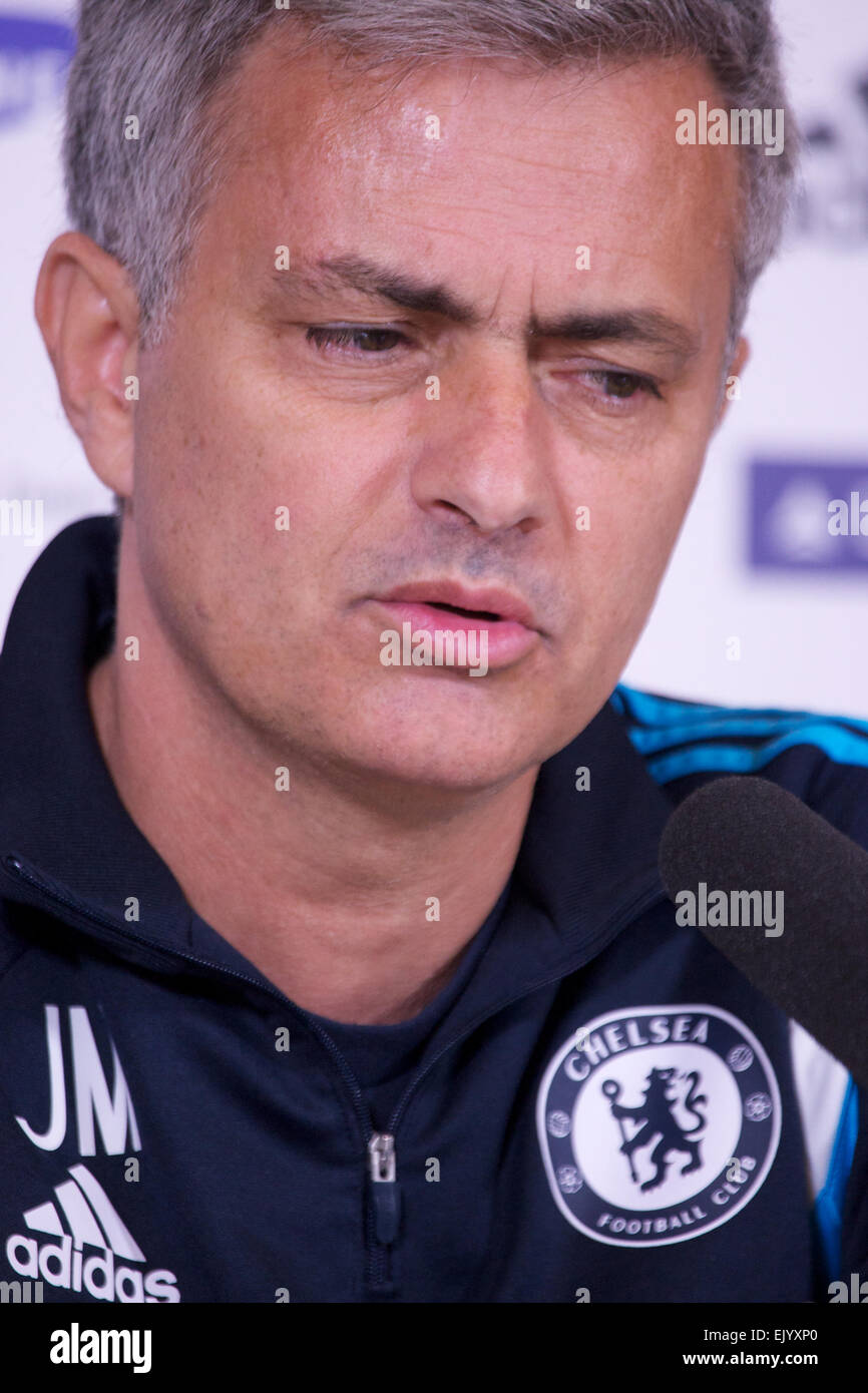 Jose Mourinho Chelsea Football Club Manager talks to media Stock Photo ... Jose Mourinho Chelsea Football Club Manager talks to media Stock Photo ...