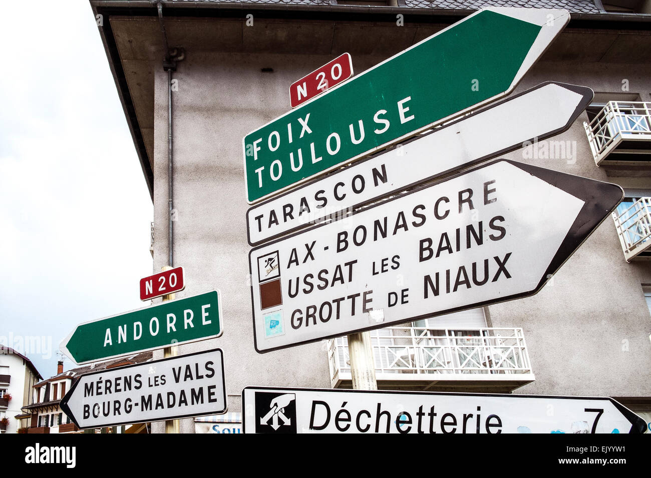 French signs hi-res stock photography and images - Alamy