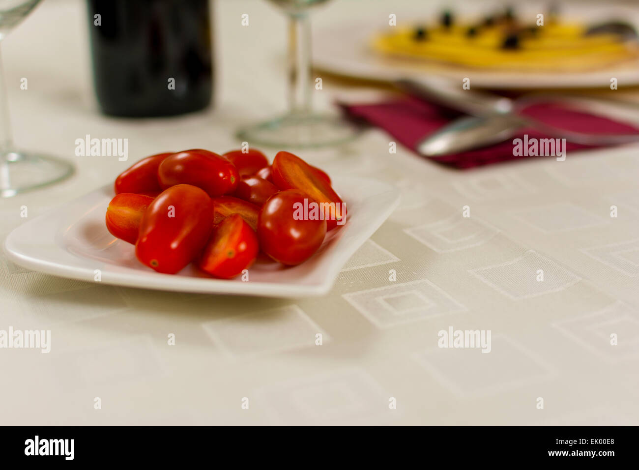 Red dining table hi-res stock photography and images - Alamy