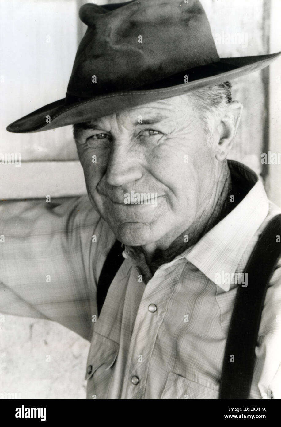 CHUCK YEAGER US Army Airforce officer and first pilot to break the ...
