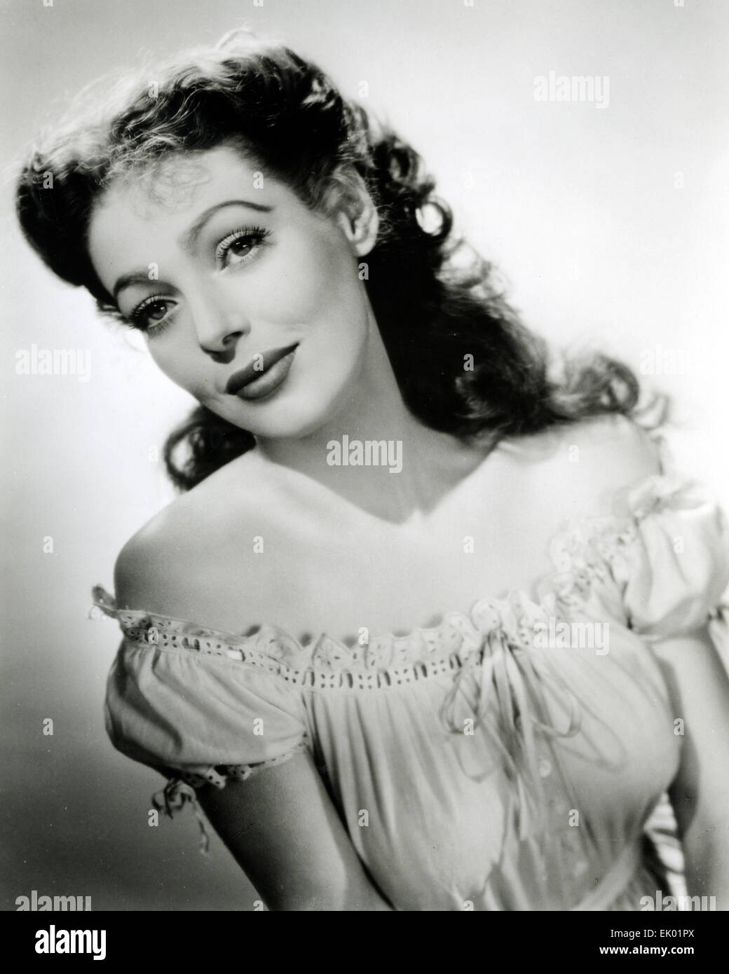 LORETTA YOUNG (1913-2000) Promotional photo of US film actress Stock Photo - Alamy
