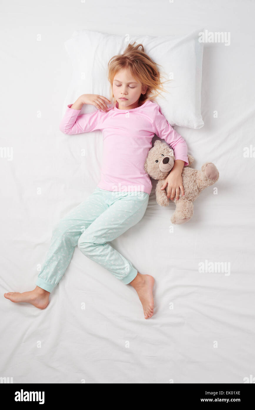 Little girl sleeping teddy bear hi-res stock photography and images - Alamy Little girl sleeping teddy bear hi-res stock photography and images - Alamy