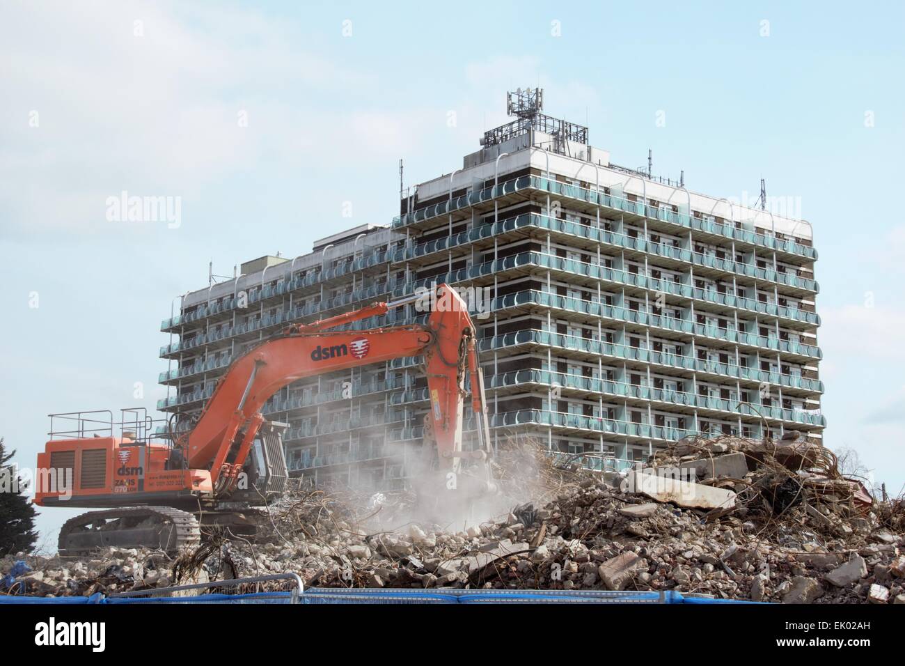 Demolition background hi-res stock photography and images - Alamy
