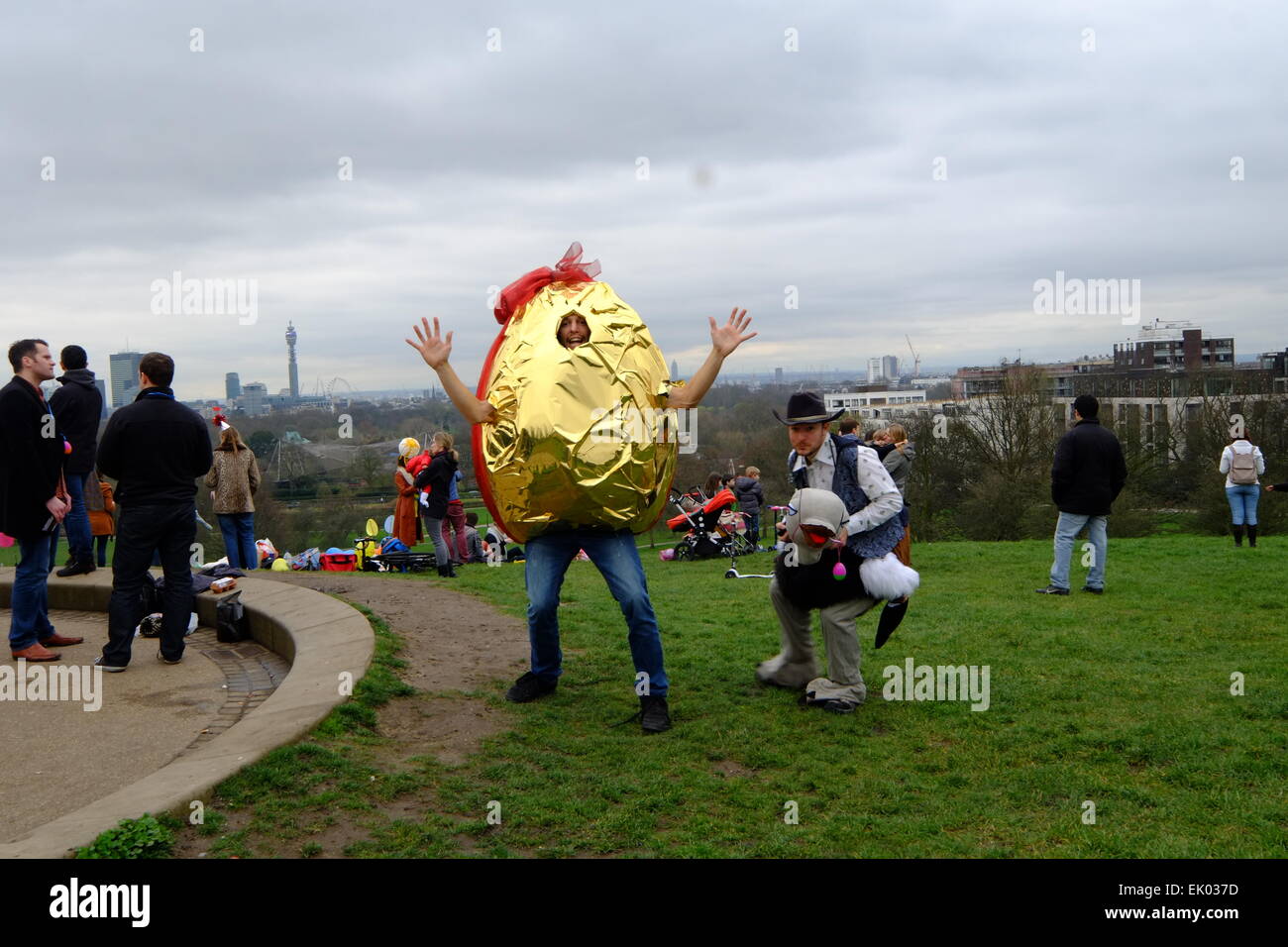 Giant golden egg hi-res stock photography and images - Alamy