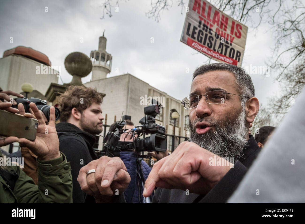 London, UK. 3rd April, 2015. Islamists Promote Prohibition of Voting ...