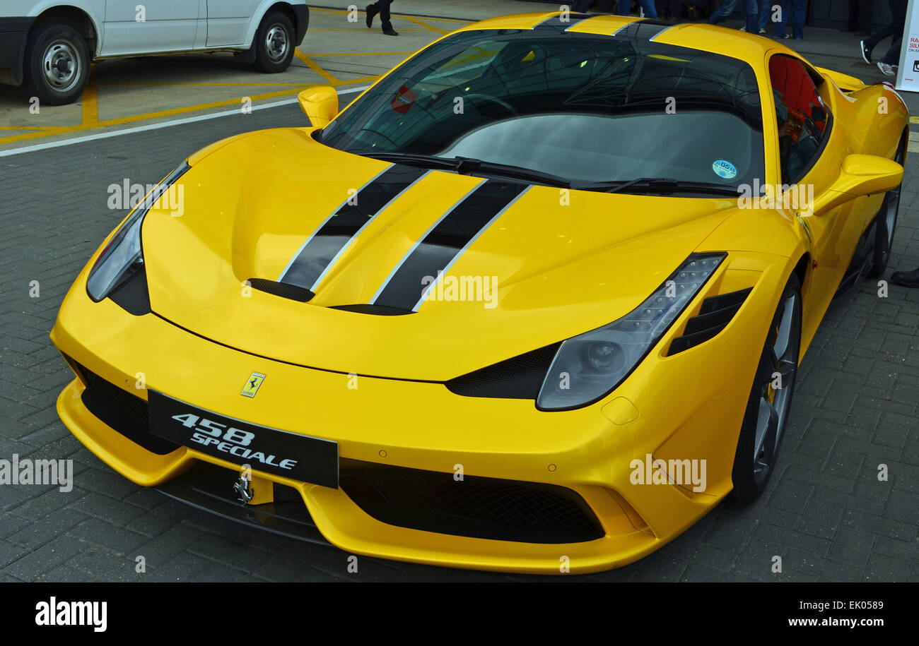Ferrari 458 Speciale Yellow