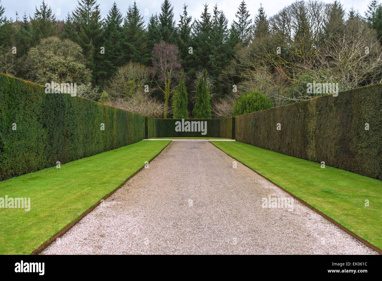 Immaculate hedges hi-res stock photography and images - Alamy