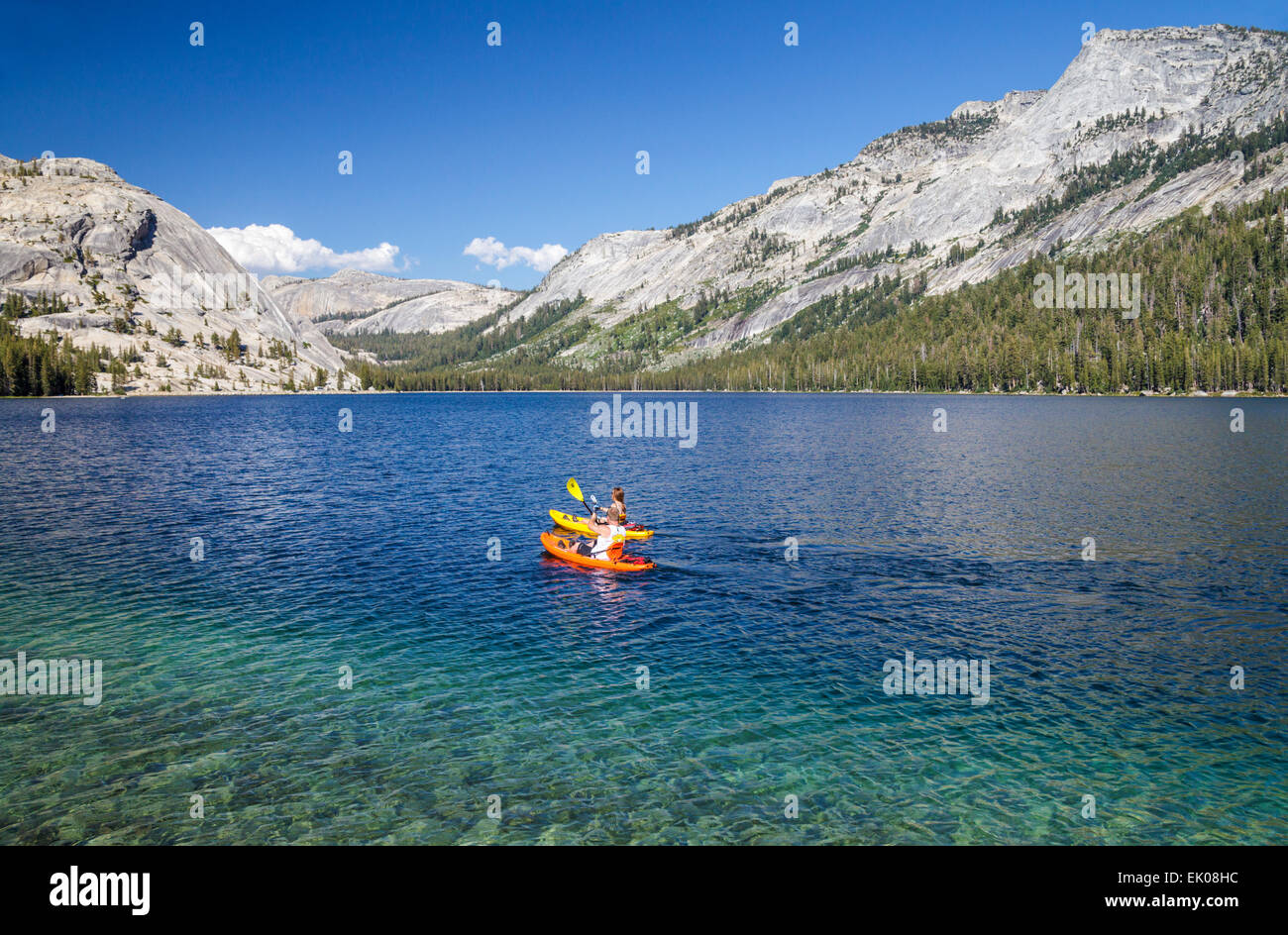 Kayakers in Tenaya Lake at Yosemite National Park Stock Photo - Alamy