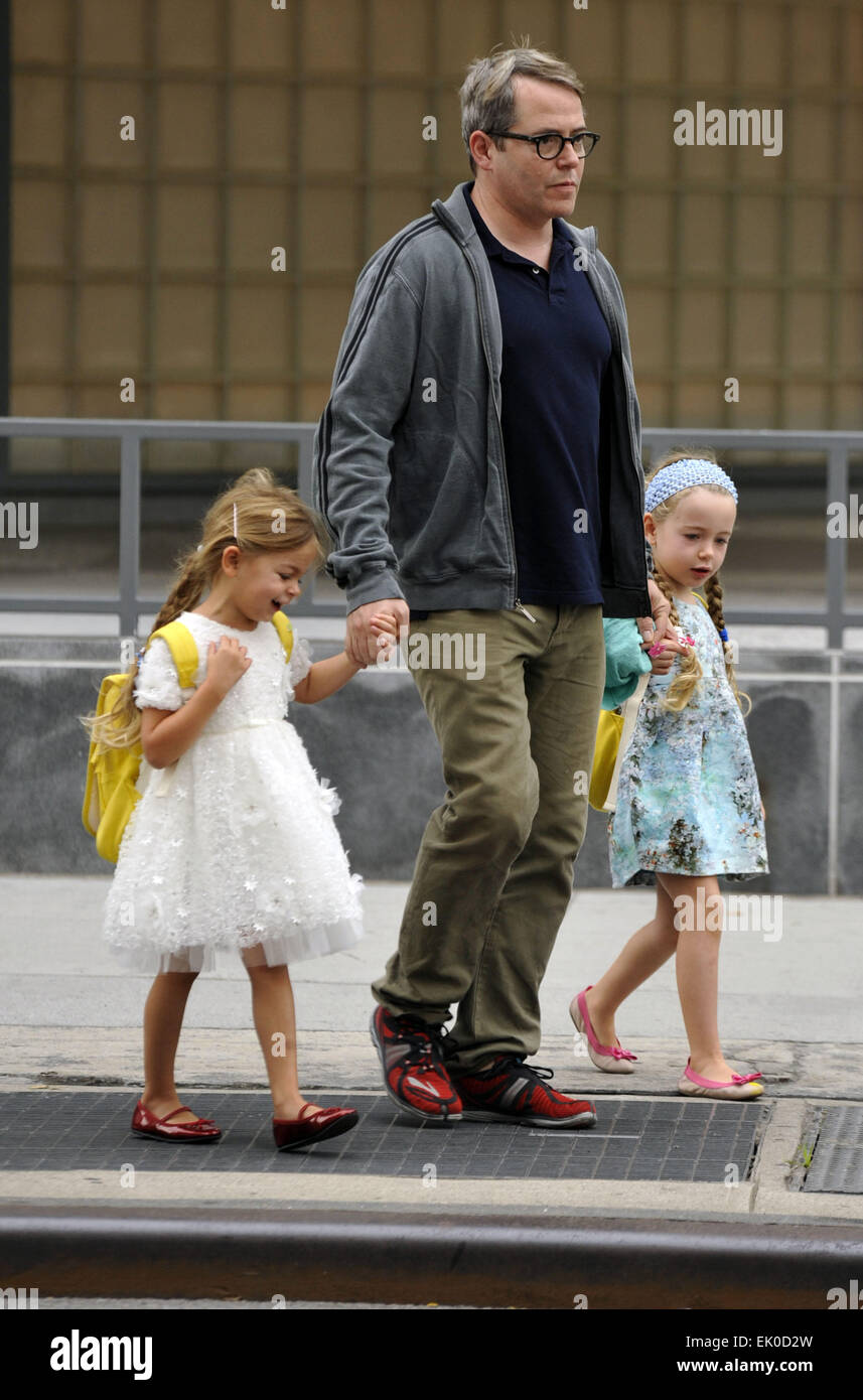 Matthew Broderick takes his twin daughters Marion and Tabitha to school ...