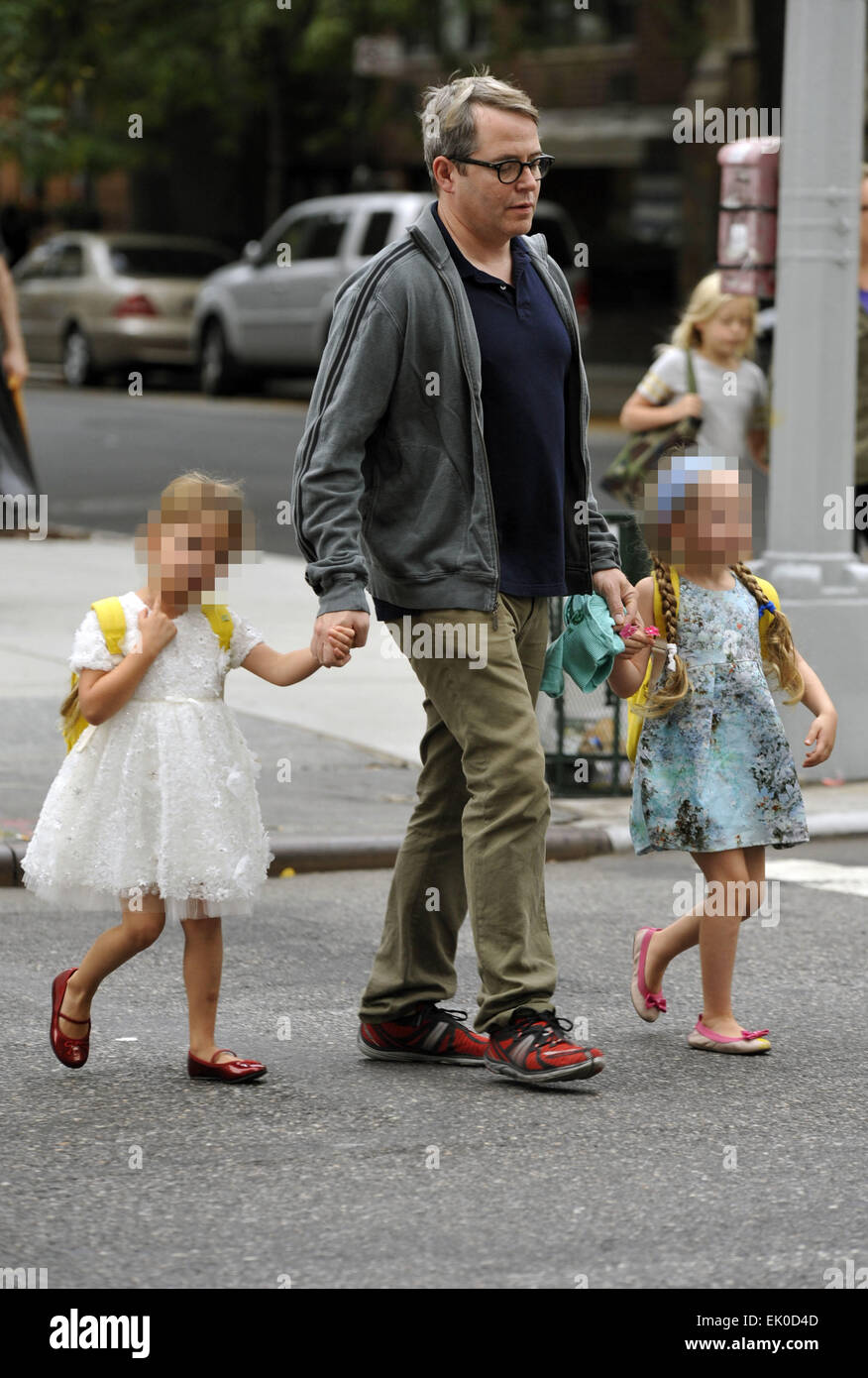 Matthew Broderick takes his twin daughters Marion and Tabitha to school ...