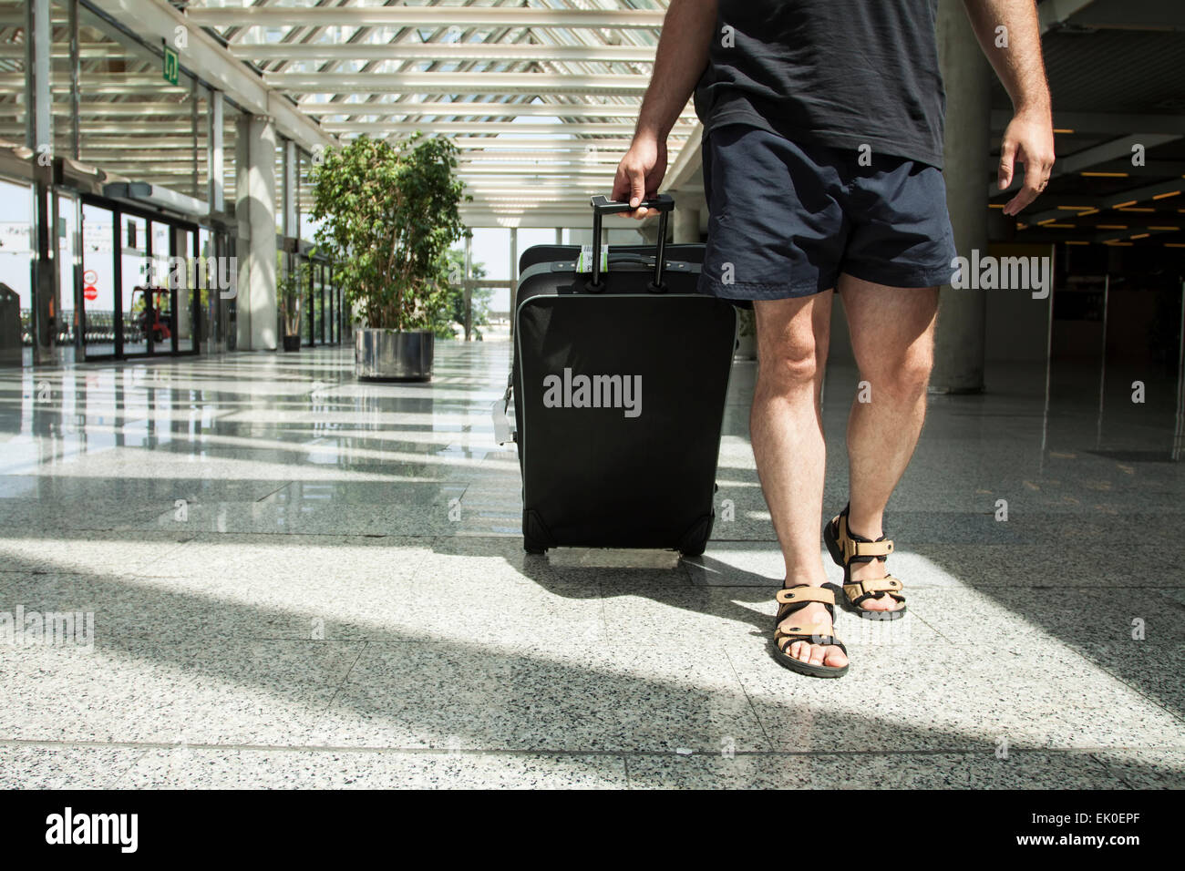 Walking arrival carrying transportation hi-res stock photography and ...