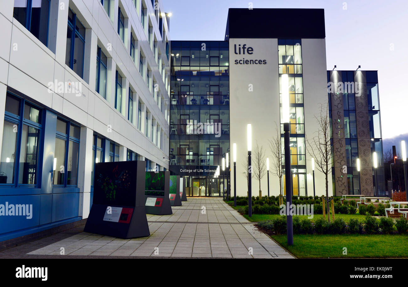Dundee University School of Life Sciences, Discovery Centre for ...