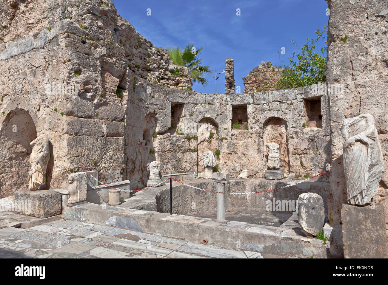 Ruins sculptures ancient greek hi-res stock photography and images - Alamy