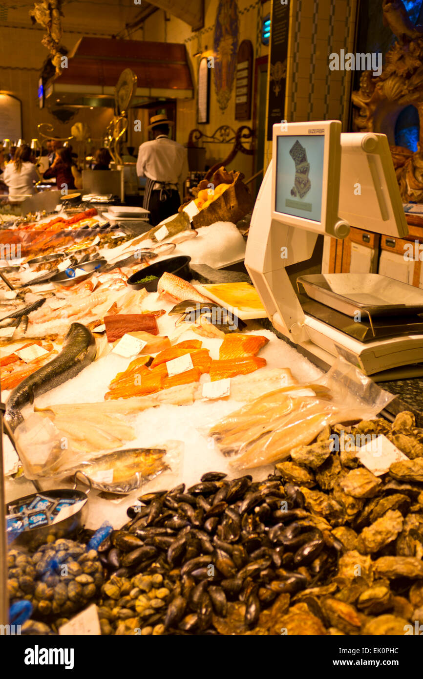 Harrods,London's prestige Luxury Store in Knightsbridge,Food halls,Teas ...