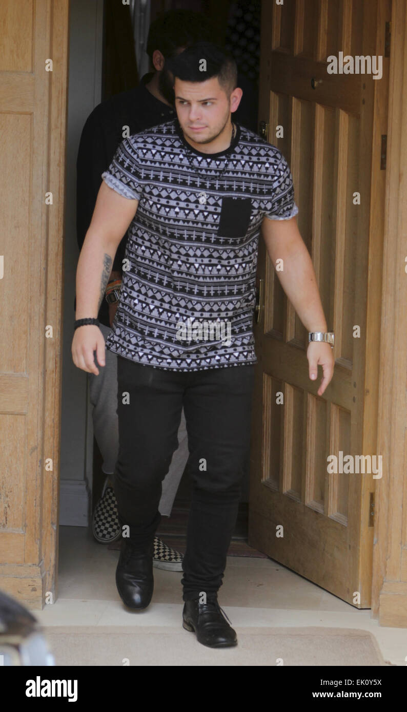 X Factor live contestants of the final 12 leave and arrive back at the ...