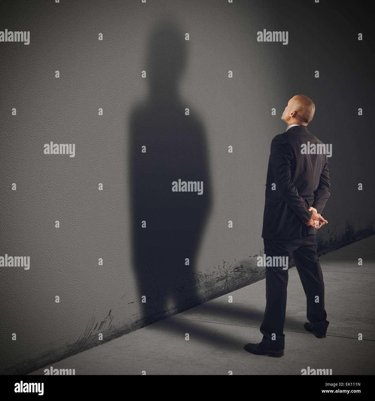 Shadow wall person hi-res stock photography and images - Alamy