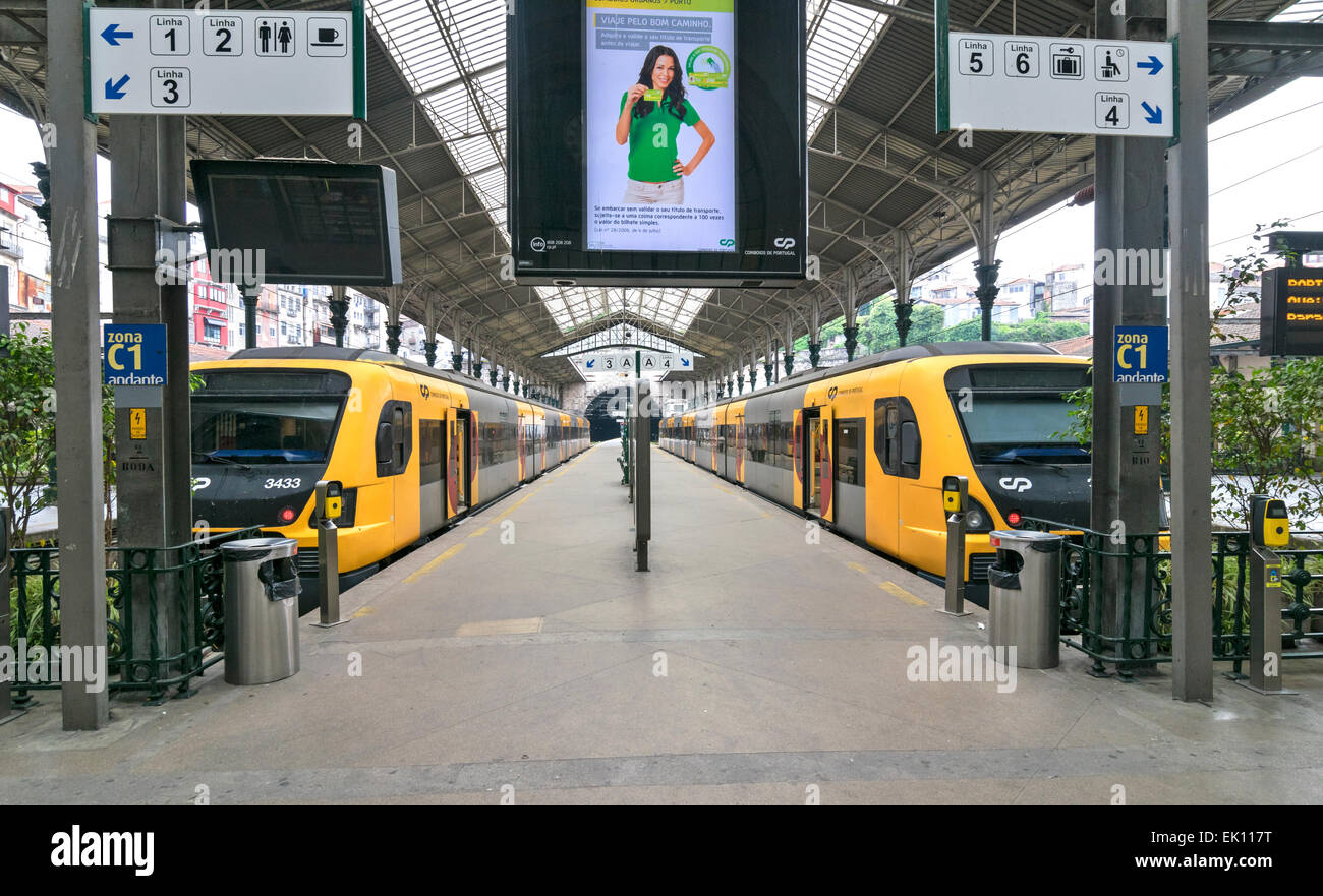 PORTUGAL PORTO THE TRAIN STATION SAO BENTO WITH TRAINS WAITING AT THE ...