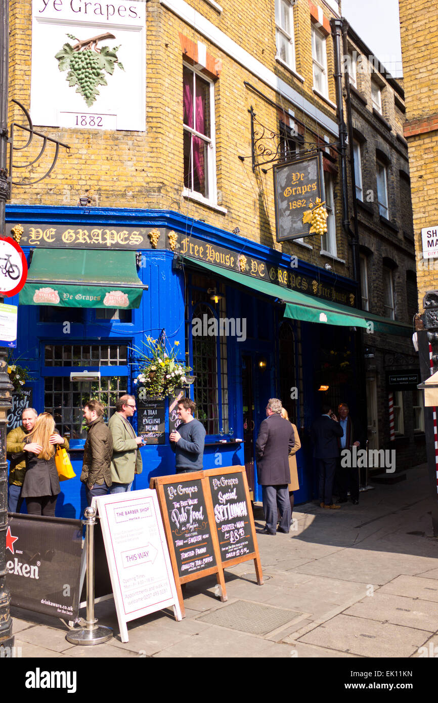 Shepherd's market mayfair hi-res stock photography and images - Alamy