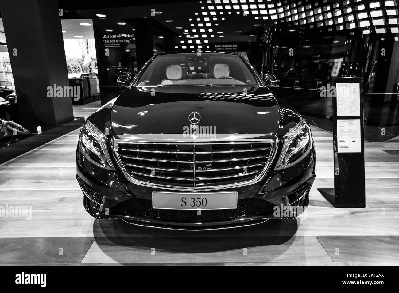 Mercedes benz w222 hi-res stock photography and images - Alamy