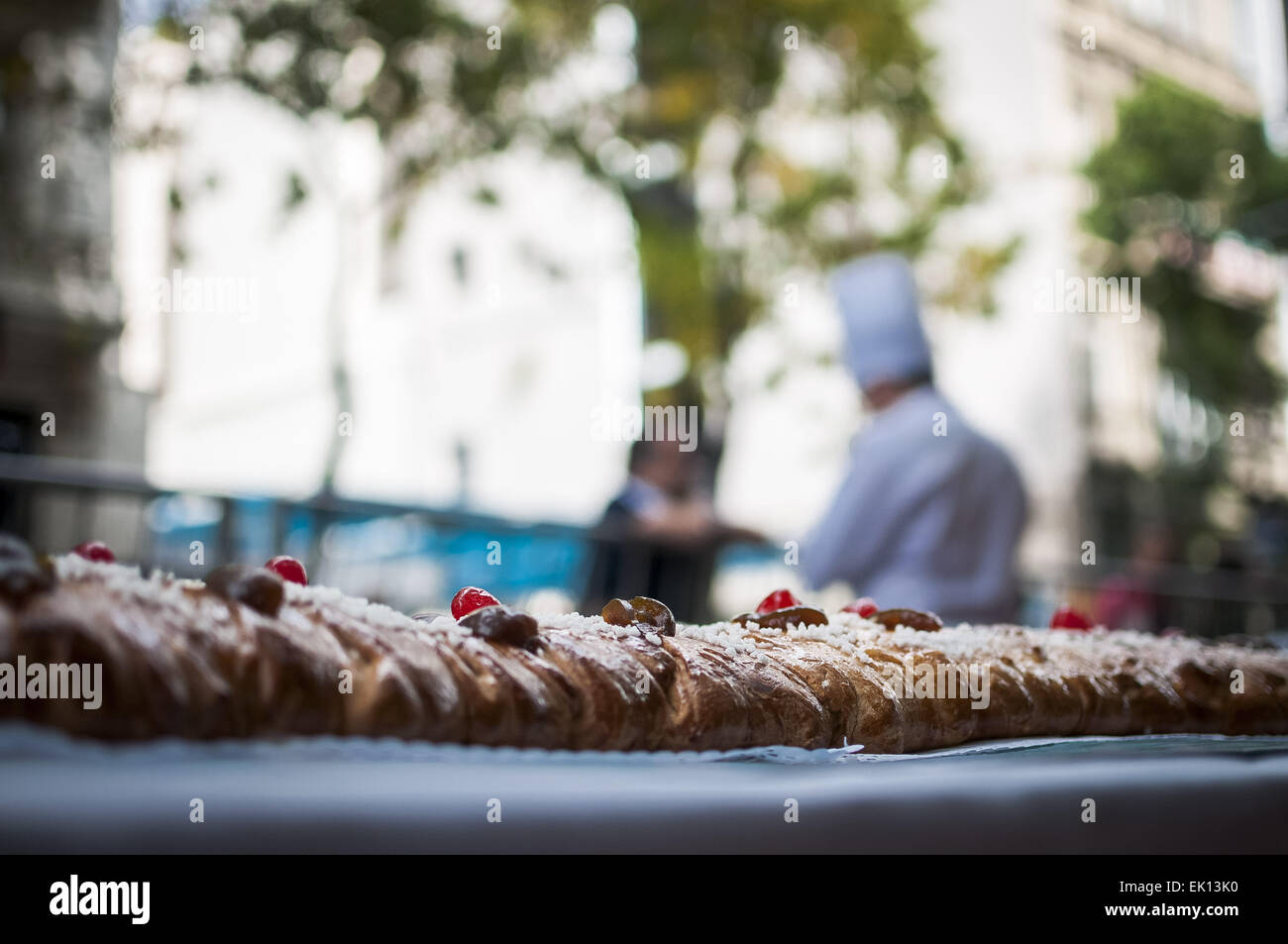 Buenos Aires, Argentina. 4th Apr, 2015. A 150m long Easter Bread is ...