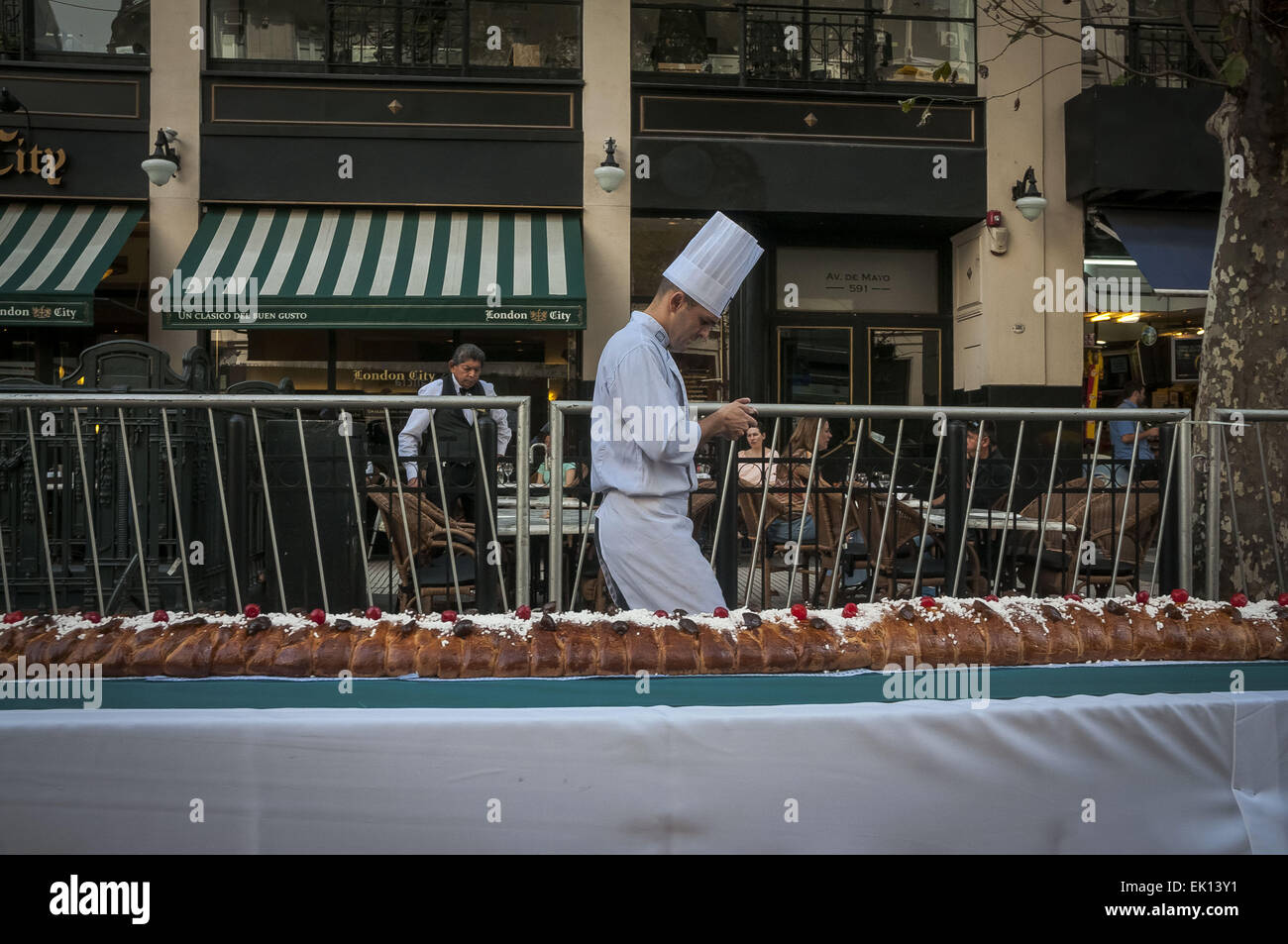 Buenos Aires, Argentina. 4th Apr, 2015. A 150m long Easter Bread is ...