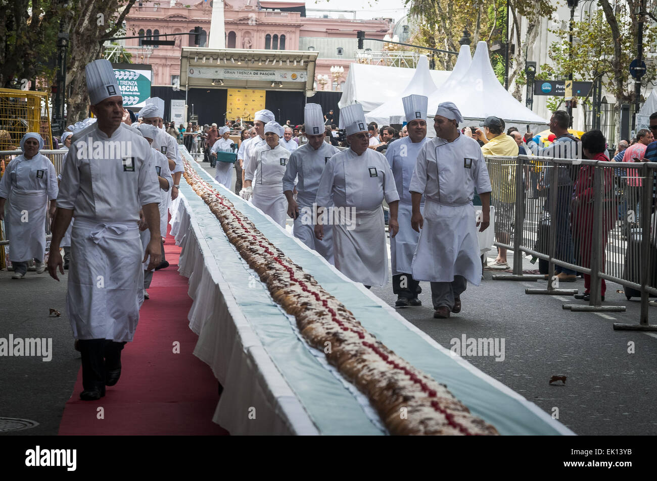 Buenos Aires, Argentina. 4th Apr, 2015. A 150m long Easter Bread is ...