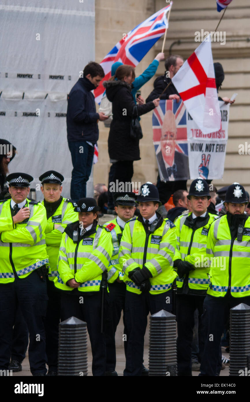 Whitehall, London, April 4th 2015. As PEGIDA UK holds a poorly attended ...