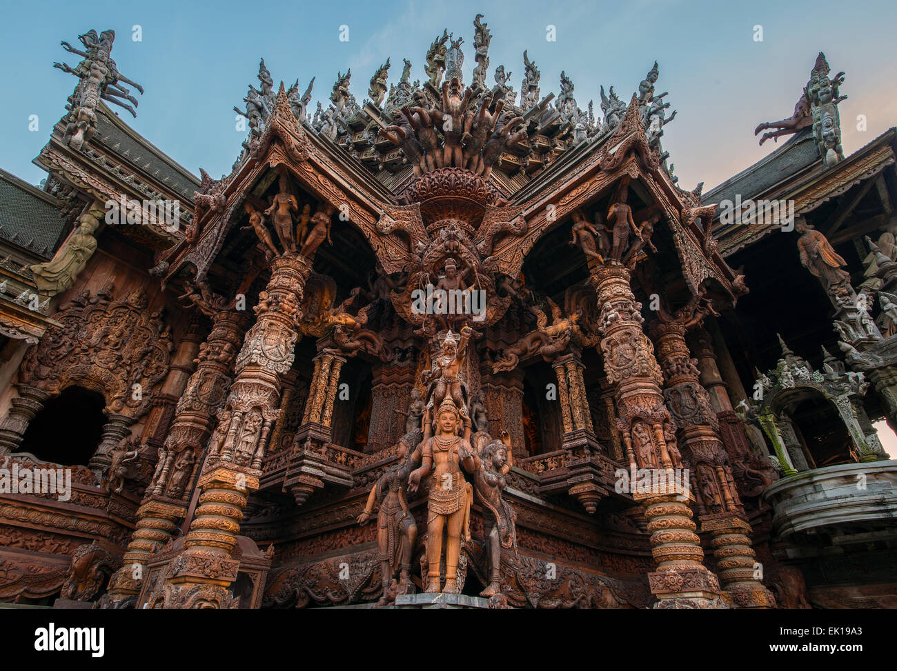 Truth statue hi-res stock photography and images - Alamy