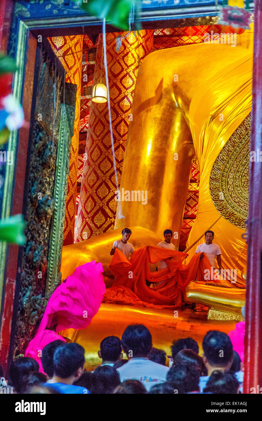 Buddhist devotees buddha statue hi-res stock photography and images - Alamy