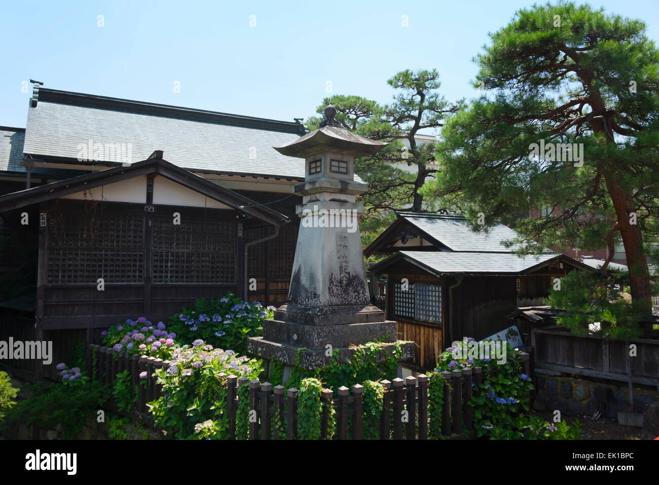 Garden on the traditional street, Hida-Takayama, Gifu Prefecture, Japan ...