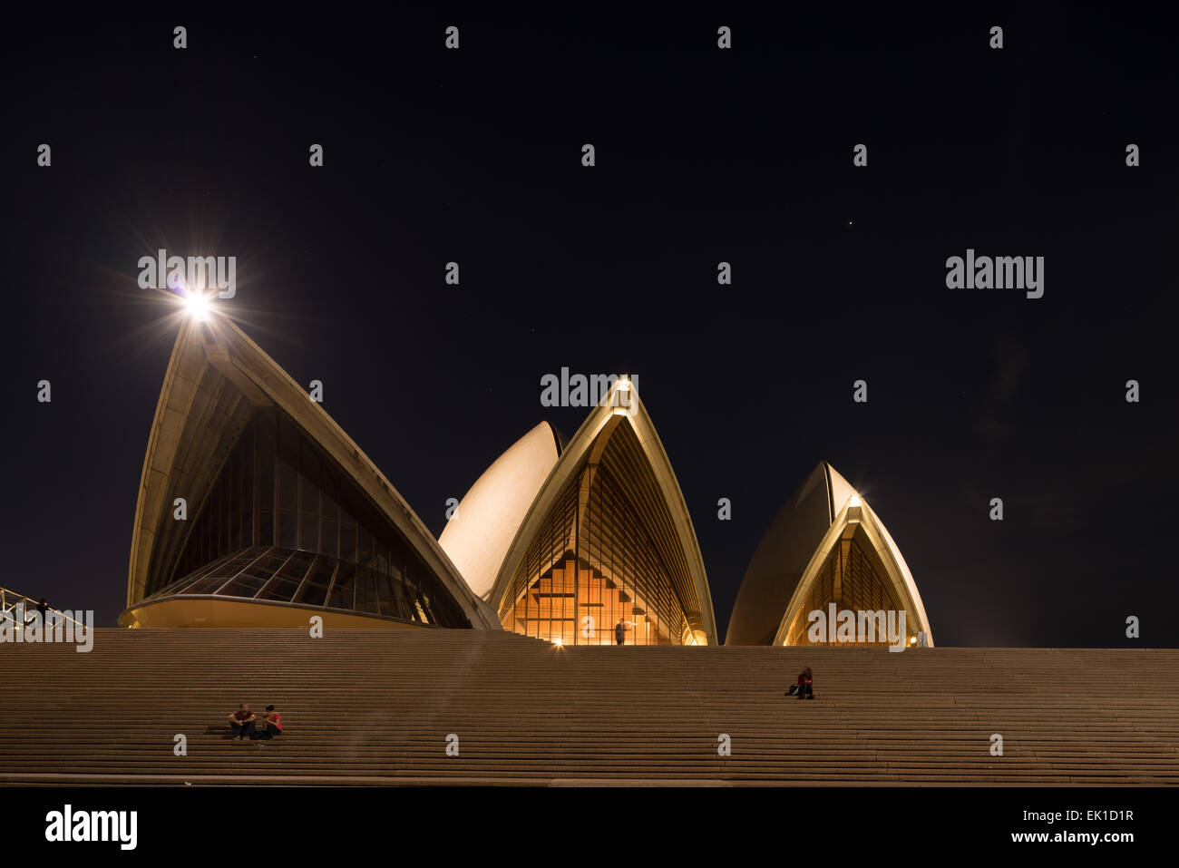 Sydney Opera House at night, designed by architect Jørn Utzon Stock ...