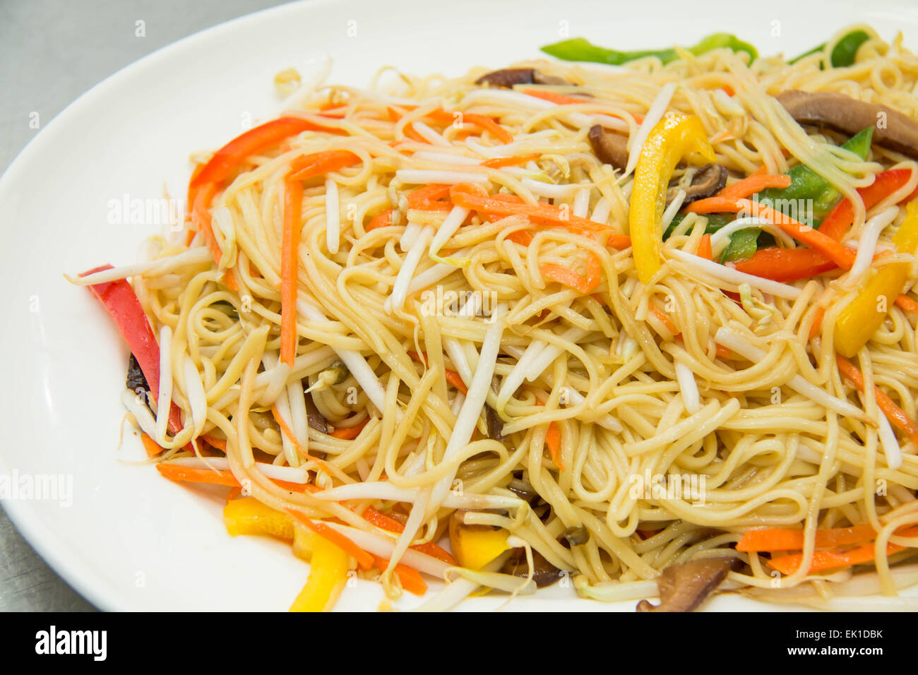 Traditional Chinese food, fried noodle with vegetable Stock Photo - Alamy