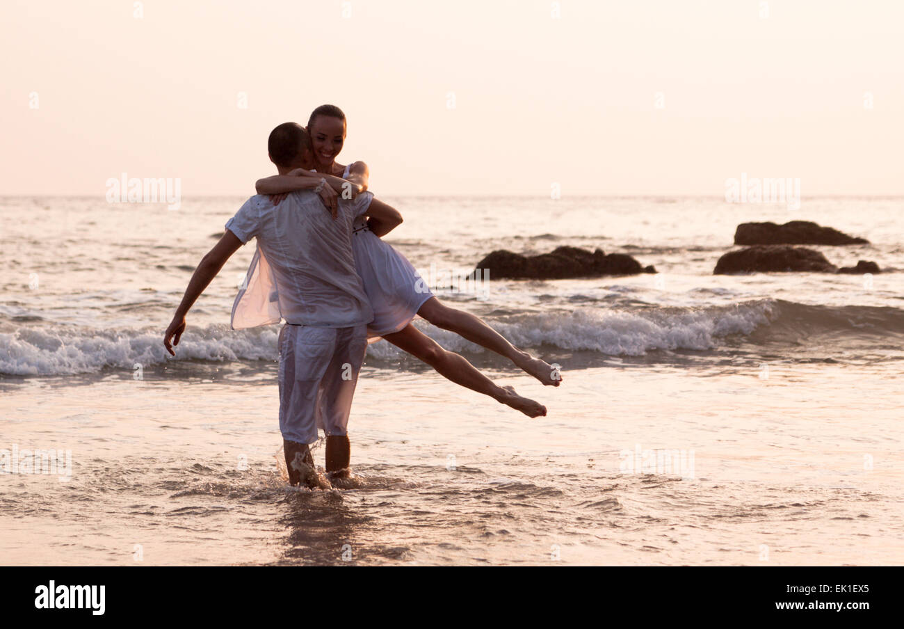 The love story of a beautiful young couple on the beaches of Goa, on ...