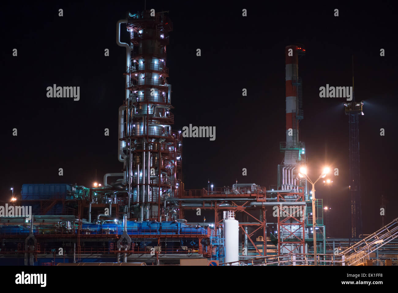 Distillation column hi-res stock photography and images - Alamy