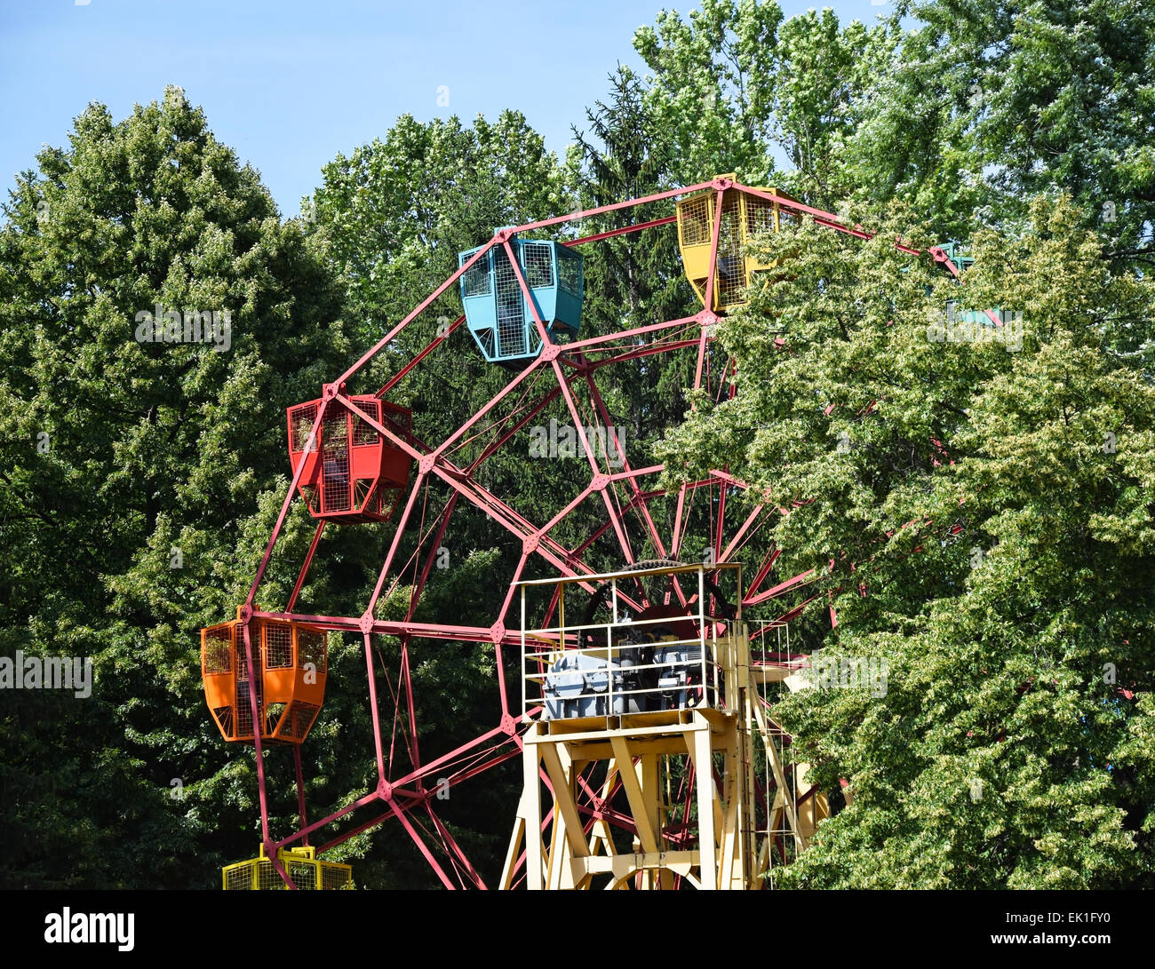 Ferris wheel in amusement hi-res stock photography and images - Alamy
